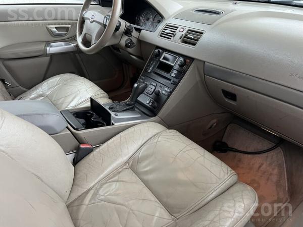 Pelēks Volvo XC90 2003 Rēzekne, ar dzinēja tilpumu 2.90 L un nobraukumu 388 tūkst. km par 2200 €, foto 10 vietnē AUTOMOTO.COM.LV