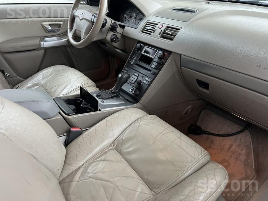 Серый Вольво ХС90 2003 в Резекне, объемом двигателя 2.90 л и пробегом 388 тыс. км за 2200 €, фото 10 на AUTOMOTO.COM.LV