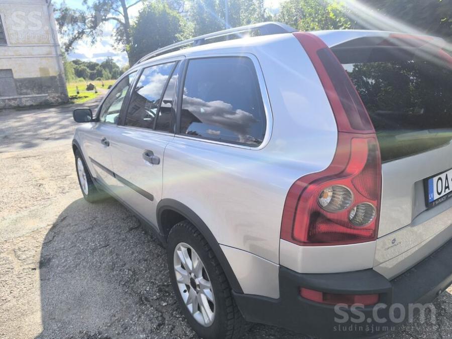 Grey Volvo XC90 2003 in Liepaja, with an engine capacity of 2.40 L and mileage of 387 thousand km for 3200 €, photo 4 on AUTOMOTO.COM.LV