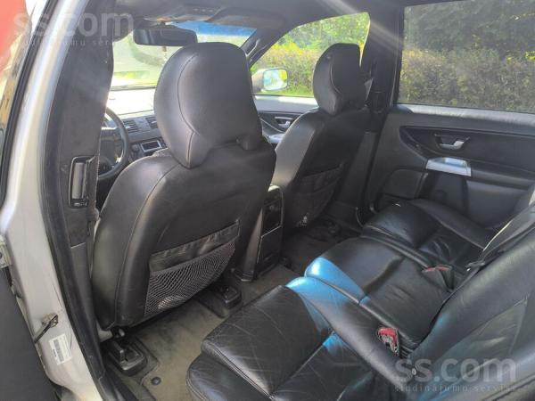 Pelēks Volvo XC90 2003 Liepāja, ar dzinēja tilpumu 2.40 L un nobraukumu 387 tūkst. km par 3200 €, foto 5 vietnē AUTOMOTO.COM.LV