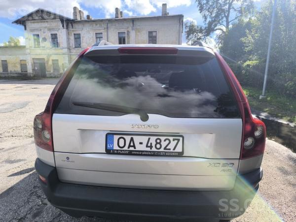 Pelēks Volvo XC90 2003 Liepāja, ar dzinēja tilpumu 2.40 L un nobraukumu 387 tūkst. km par 3200 €, foto 6 vietnē AUTOMOTO.COM.LV