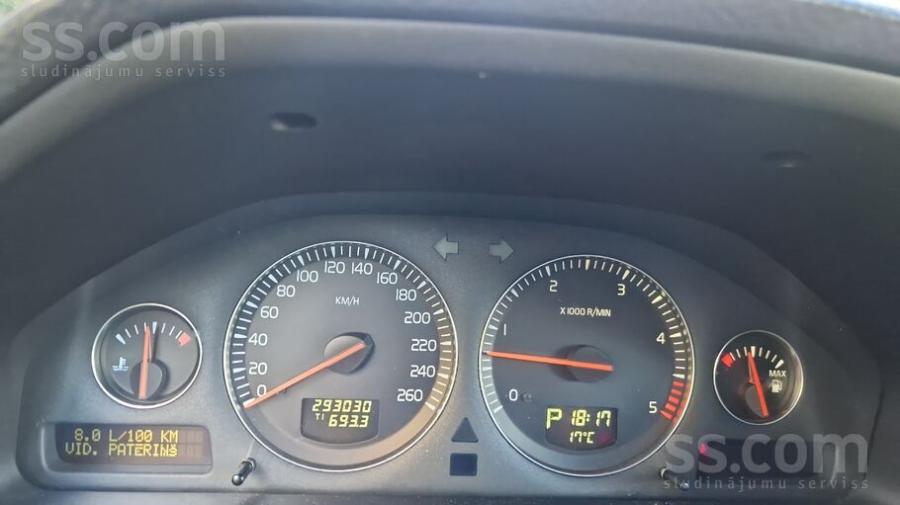Pelēks Volvo XC90 2003 Jūrmala, ar dzinēja tilpumu 2.40 L un nobraukumu 292 tūkst. km par 4650 €, foto 13 vietnē AUTOMOTO.COM.LV