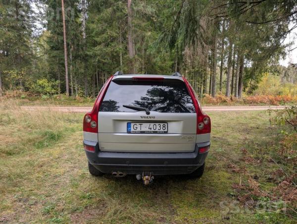 Вольво ХС90 2003 в Бауска на AUTOMOTO.COM.LV Серый Вольво ХС90 2003 в Бауска, объемом двигателя 2.40 л и пробегом 290 тыс. км за 1800 €, фото 3 на AUTOMOTO.COM.LV