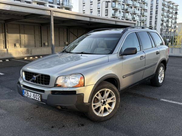 Pelēks Volvo XC90 2003 Viļņa, ar dzinēja tilpumu 2.40 L un nobraukumu 284 tūkst. km par 2950 €, foto 1 vietnē AUTOMOTO.COM.LV