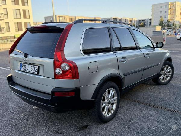Pelēks Volvo XC90 2003 Viļņa, ar dzinēja tilpumu 2.40 L un nobraukumu 284 tūkst. km par 2950 €, foto 5 vietnē AUTOMOTO.COM.LV