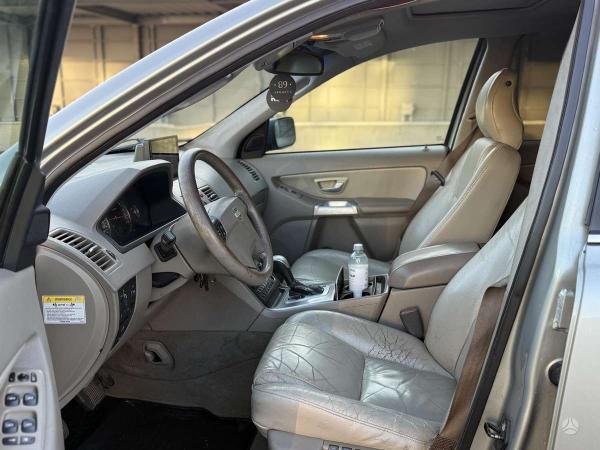 Pelēks Volvo XC90 2003 Viļņa, ar dzinēja tilpumu 2.40 L un nobraukumu 284 tūkst. km par 2950 €, foto 8 vietnē AUTOMOTO.COM.LV