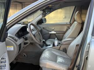 Pelēks Volvo XC90 2003 Viļņa, ar dzinēja tilpumu 2.40 L un nobraukumu 284 tūkst. km par 2950 €, foto 8 vietnē AUTOMOTO.COM.LV