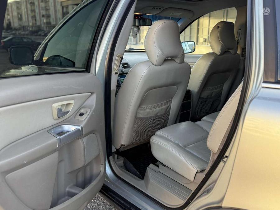 Pelēks Volvo XC90 2003 Viļņa, ar dzinēja tilpumu 2.40 L un nobraukumu 284 tūkst. km par 2950 €, foto 11 vietnē AUTOMOTO.COM.LV