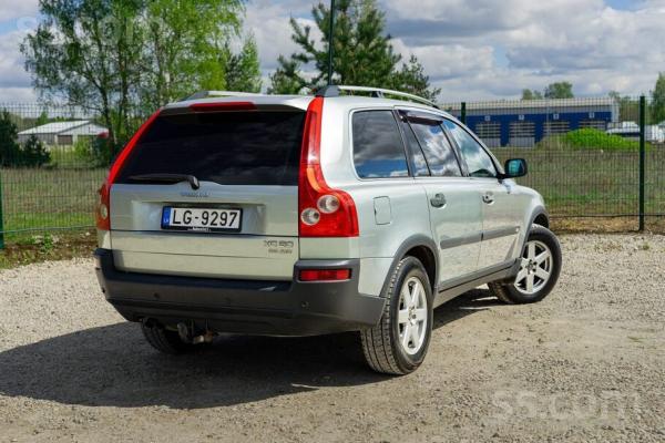 Grey Volvo XC90 2004 in Riga, with an engine capacity of 2.40 L and mileage of 0 thousand km for 3890 €, photo 6 on AUTOMOTO.COM.LV