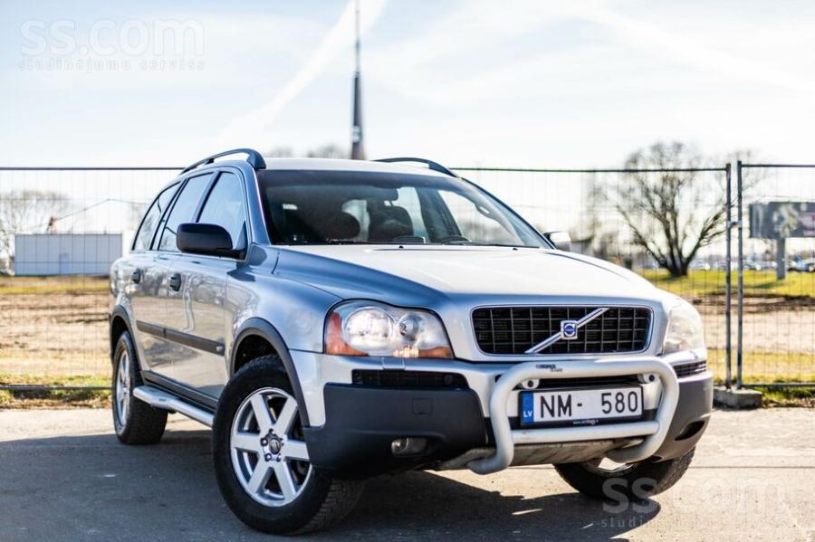 Pelēks Volvo XC90 2004 Rīga, ar dzinēja tilpumu 2.40 L un nobraukumu 334 tūkst. km par 3400 €, foto 2 vietnē AUTOMOTO.COM.LV