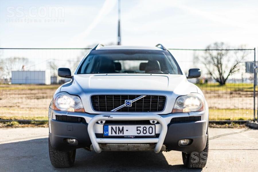 Pelēks Volvo XC90 2004 Rīga, ar dzinēja tilpumu 2.40 L un nobraukumu 334 tūkst. km par 3400 €, foto 3 vietnē AUTOMOTO.COM.LV