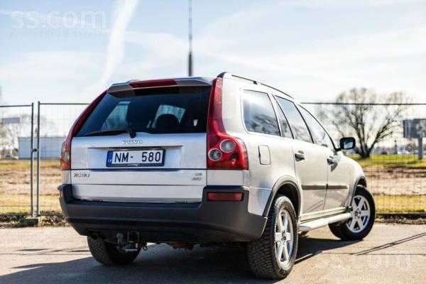 Pelēks Volvo XC90 2004 Rīga, ar dzinēja tilpumu 2.40 L un nobraukumu 334 tūkst. km par 5490 €, foto 6 vietnē AUTOMOTO.COM.LV