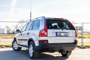 Pelēks Volvo XC90 2004 Rīga, ar dzinēja tilpumu 2.40 L un nobraukumu 334 tūkst. km par 3400 €, foto 7 vietnē AUTOMOTO.COM.LV