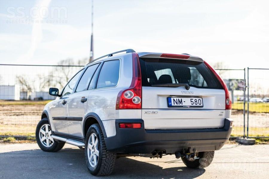 Pelēks Volvo XC90 2004 Rīga, ar dzinēja tilpumu 2.40 L un nobraukumu 334 tūkst. km par 3400 €, foto 7 vietnē AUTOMOTO.COM.LV