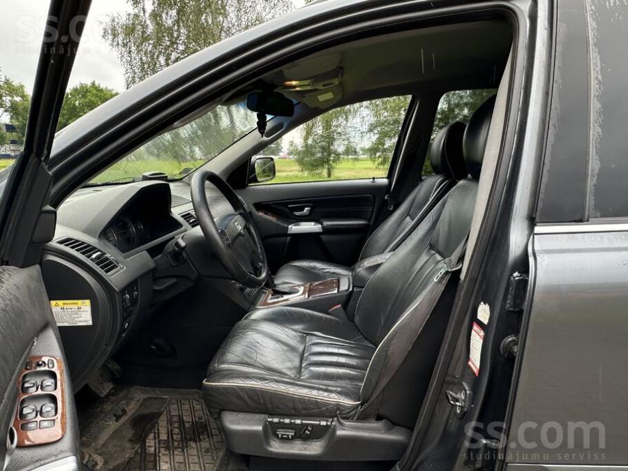 Pelēks Volvo XC90 2004 Jelgava, ar dzinēja tilpumu 2.40 L un nobraukumu 0 tūkst. km par 2250 €, foto 8 vietnē AUTOMOTO.COM.LV