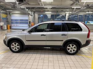 Grey Volvo XC90 2004 in Vilnius, with an engine capacity of 2.40 L and mileage of 320 thousand km for 3450 €, photo 2 on AUTOMOTO.COM.LV