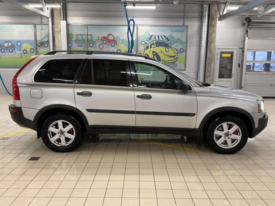 Grey Volvo XC90 2004 in Vilnius, with an engine capacity of 2.40 L and mileage of 320 thousand km for 3450 €, photo 5 on AUTOMOTO.COM.LV