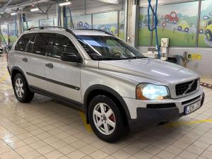 Grey Volvo XC90 2004 in Vilnius, with an engine capacity of 2.40 L and mileage of 320 thousand km for 3450 €, photo 6 on AUTOMOTO.COM.LV