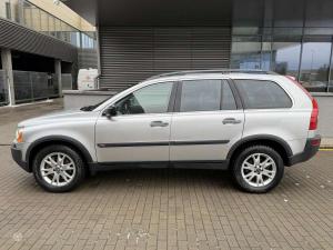 Pelēks Volvo XC90 2004 Viļņa, ar dzinēja tilpumu 2.40 L un nobraukumu 322 tūkst. km par 3950 €, foto 2 vietnē AUTOMOTO.COM.LV