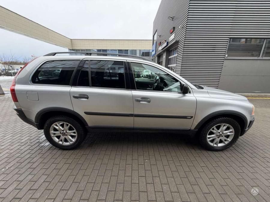 Pelēks Volvo XC90 2004 Viļņa, ar dzinēja tilpumu 2.40 L un nobraukumu 322 tūkst. km par 3950 €, foto 5 vietnē AUTOMOTO.COM.LV