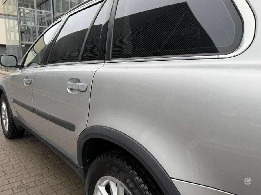 Pelēks Volvo XC90 2004 Viļņa, ar dzinēja tilpumu 2.40 L un nobraukumu 322 tūkst. km par 3950 €, foto 9 vietnē AUTOMOTO.COM.LV