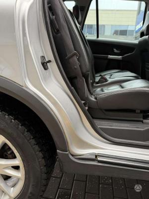 Pelēks Volvo XC90 2004 Viļņa, ar dzinēja tilpumu 2.40 L un nobraukumu 322 tūkst. km par 3950 €, foto 15 vietnē AUTOMOTO.COM.LV
