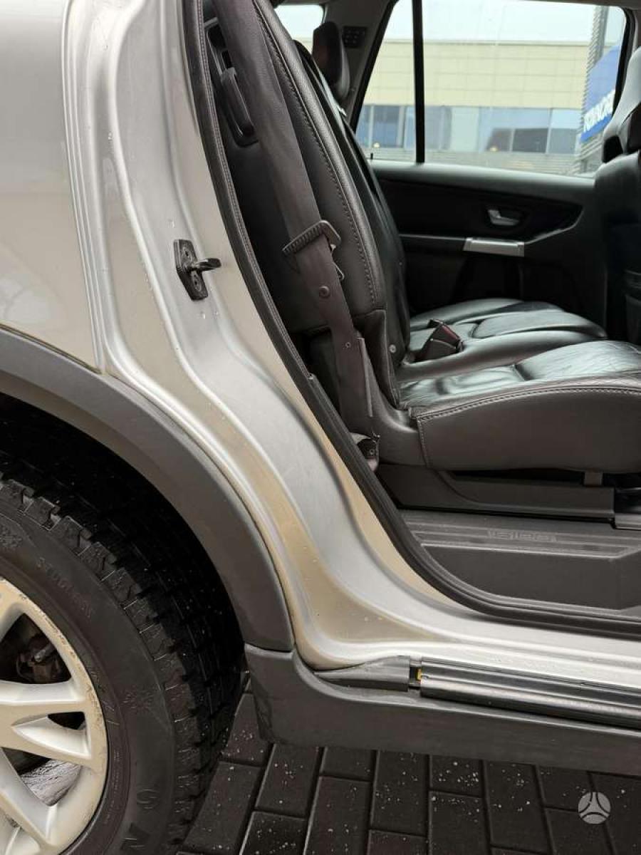Pelēks Volvo XC90 2004 Viļņa, ar dzinēja tilpumu 2.40 L un nobraukumu 322 tūkst. km par 3950 €, foto 15 vietnē AUTOMOTO.COM.LV