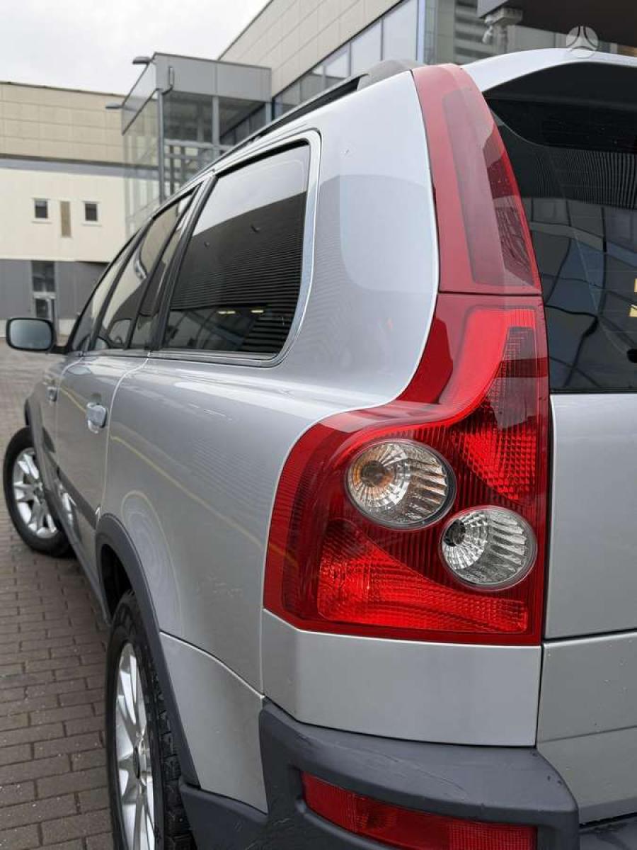 Pelēks Volvo XC90 2004 Viļņa, ar dzinēja tilpumu 2.40 L un nobraukumu 322 tūkst. km par 3950 €, foto 16 vietnē AUTOMOTO.COM.LV