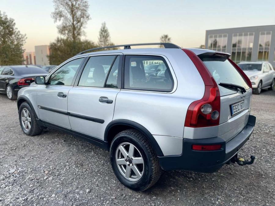 Pelēks Volvo XC90 2004 Viļņa, ar dzinēja tilpumu 2.50 L un nobraukumu 520 tūkst. km par 3500 €, foto 4 vietnē AUTOMOTO.COM.LV