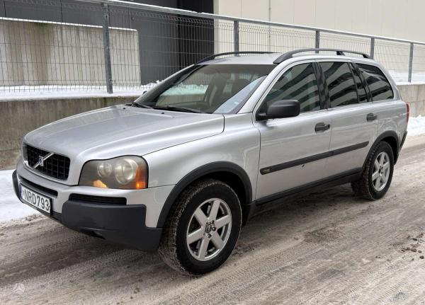 Pelēks Volvo XC90 2004 Viļņa, ar dzinēja tilpumu 2.40 L un nobraukumu 383 tūkst. km par 2950 €, foto 1 vietnē AUTOMOTO.COM.LV