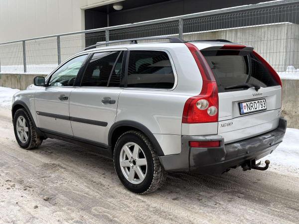 Pelēks Volvo XC90 2004 Viļņa, ar dzinēja tilpumu 2.40 L un nobraukumu 383 tūkst. km par 2950 €, foto 3 vietnē AUTOMOTO.COM.LV