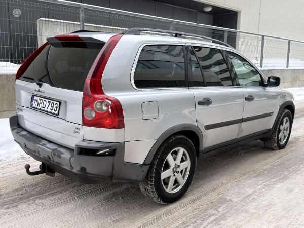 Pelēks Volvo XC90 2004 Viļņa, ar dzinēja tilpumu 2.40 L un nobraukumu 383 tūkst. km par 2950 €, foto 6 vietnē AUTOMOTO.COM.LV