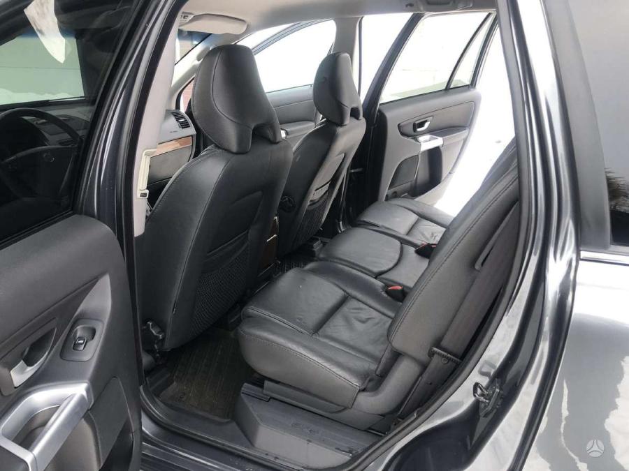 Pelēks Volvo XC90 2004 Utena, ar dzinēja tilpumu 2.40 L un nobraukumu 282 tūkst. km par 4450 €, foto 11 vietnē AUTOMOTO.COM.LV