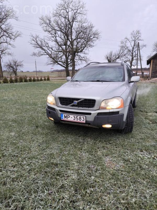 Grey Volvo XC90 2004 in Gulbene, with an engine capacity of 2.40 L and mileage of 362 thousand km for 2225 €, photo 2 on AUTOMOTO.COM.LV