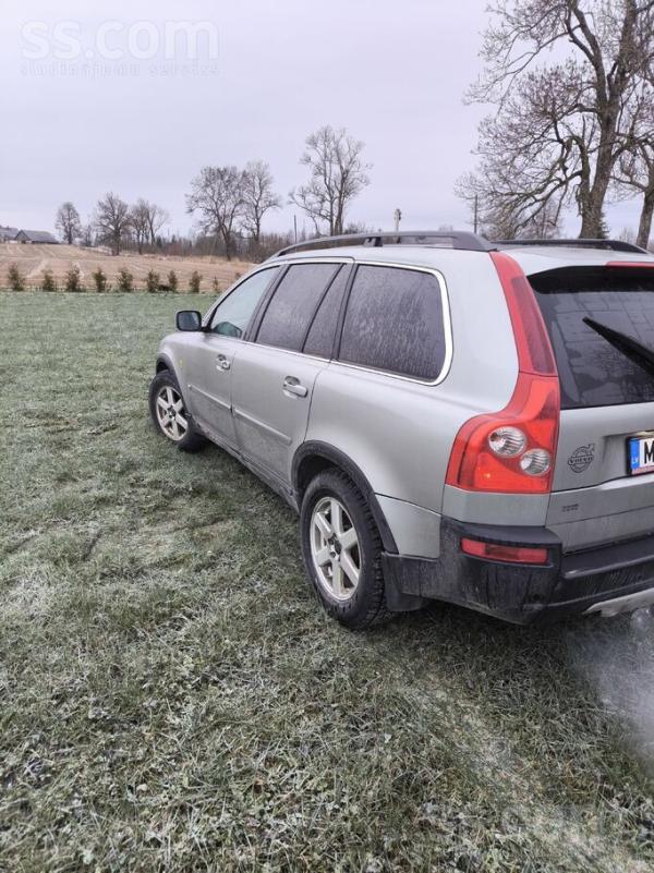 Grey Volvo XC90 2004 in Gulbene, with an engine capacity of 2.40 L and mileage of 362 thousand km for 2225 €, photo 5 on AUTOMOTO.COM.LV