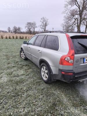 Grey Volvo XC90 2004 in Gulbene, with an engine capacity of 2.40 L and mileage of 362 thousand km for 2225 €, photo 5 on AUTOMOTO.COM.LV