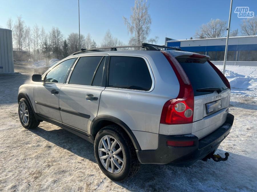Pelēks Volvo XC90 2004 Viļņa, ar dzinēja tilpumu 2.40 L un nobraukumu 300 tūkst. km par 4290 €, foto 5 vietnē AUTOMOTO.COM.LV