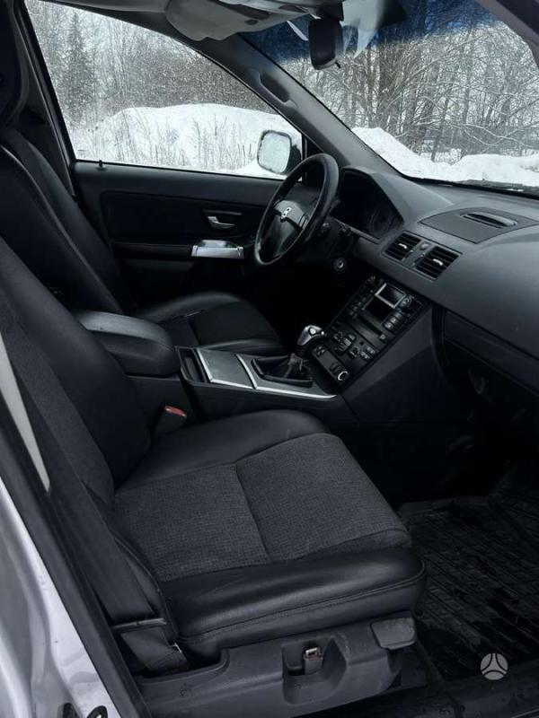 Pelēks Volvo XC90 2004 Viļņa, ar dzinēja tilpumu 2.52 L un nobraukumu 499 tūkst. km par 1650 €, foto 7 vietnē AUTOMOTO.COM.LV