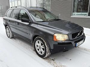 Pelēks Volvo XC90 2004 Viļņa, ar dzinēja tilpumu 2.40 L un nobraukumu 366 tūkst. km par 3450 €, foto  vietnē AUTOMOTO.COM.LV