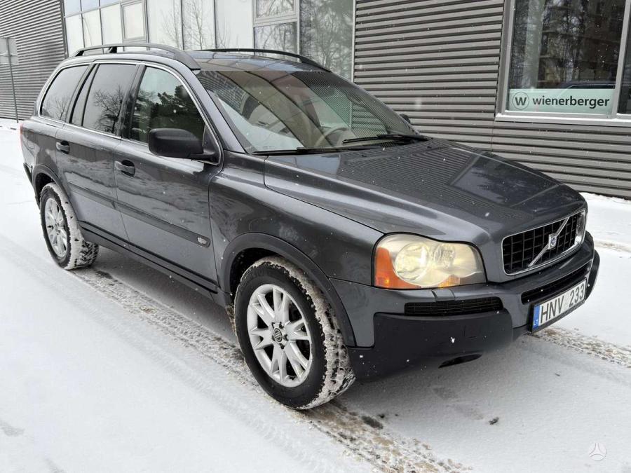 Pelēks Volvo XC90 2004 Viļņa, ar dzinēja tilpumu 2.40 L un nobraukumu 366 tūkst. km par 3450 €, foto 1 vietnē AUTOMOTO.COM.LV