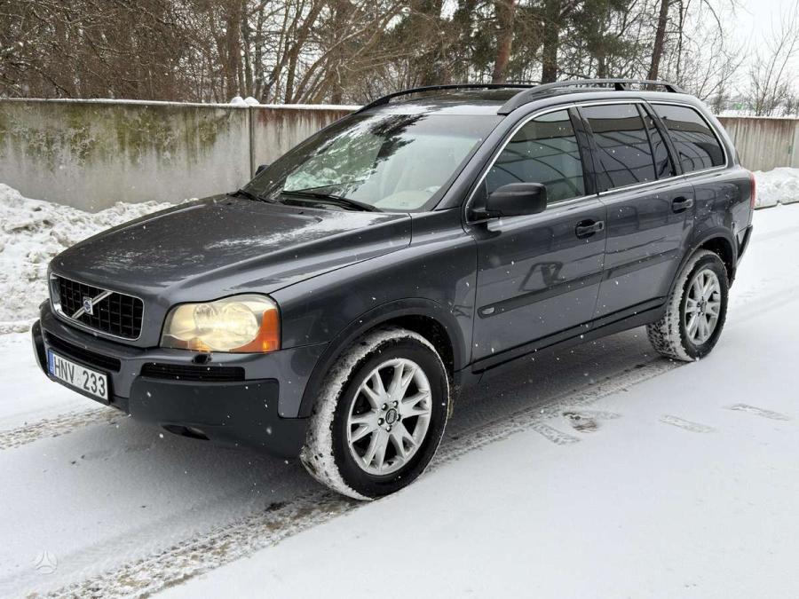 Pelēks Volvo XC90 2004 Viļņa, ar dzinēja tilpumu 2.40 L un nobraukumu 366 tūkst. km par 3450 €, foto 3 vietnē AUTOMOTO.COM.LV