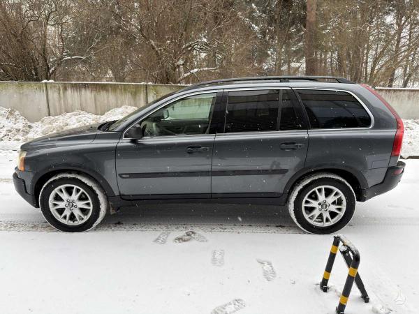 Pelēks Volvo XC90 2004 Viļņa, ar dzinēja tilpumu 2.40 L un nobraukumu 366 tūkst. km par 3450 €, foto 4 vietnē AUTOMOTO.COM.LV
