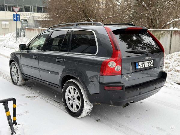 Pelēks Volvo XC90 2004 Viļņa, ar dzinēja tilpumu 2.40 L un nobraukumu 366 tūkst. km par 3450 €, foto 5 vietnē AUTOMOTO.COM.LV