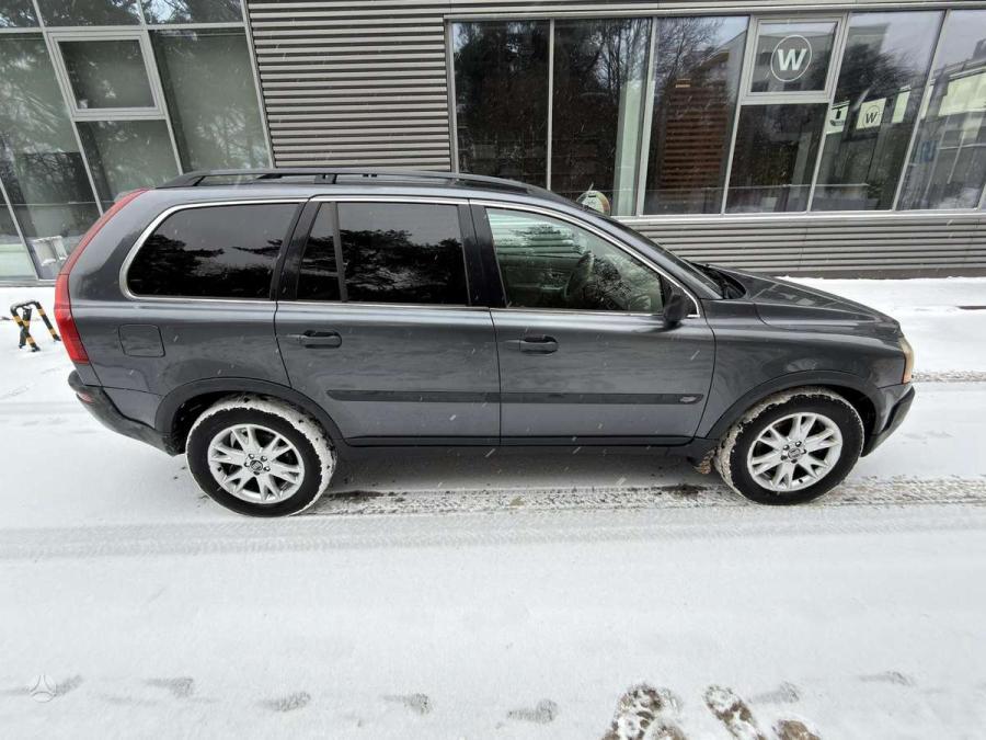 Pelēks Volvo XC90 2004 Viļņa, ar dzinēja tilpumu 2.40 L un nobraukumu 366 tūkst. km par 3450 €, foto 7 vietnē AUTOMOTO.COM.LV