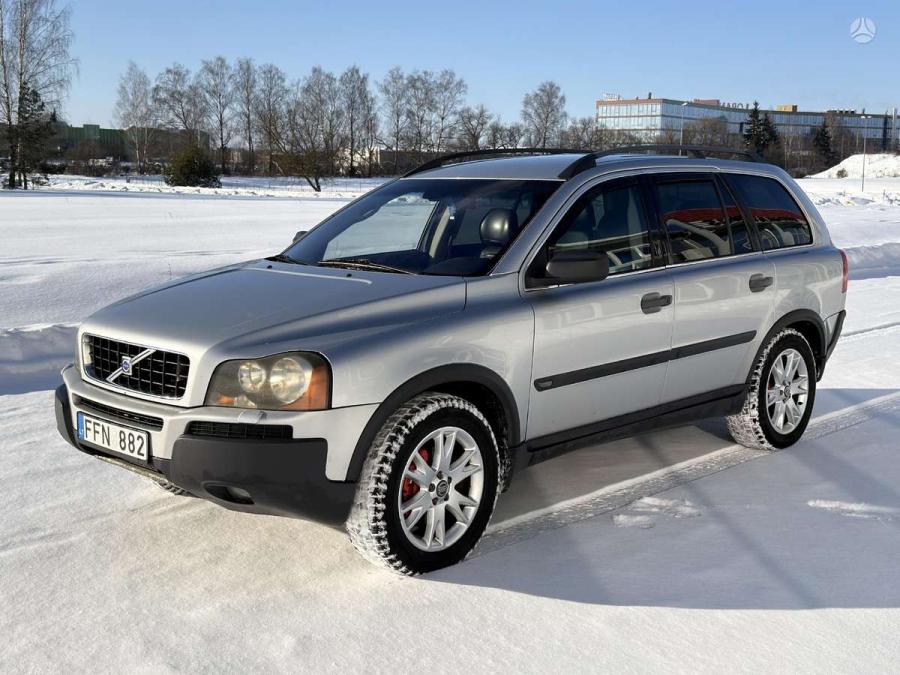 Pelēks Volvo XC90 2004 Viļņa, ar dzinēja tilpumu 2.40 L un nobraukumu 416 tūkst. km par 3450 €, foto 1 vietnē AUTOMOTO.COM.LV