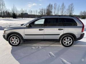 Pelēks Volvo XC90 2004 Viļņa, ar dzinēja tilpumu 2.40 L un nobraukumu 416 tūkst. km par 3450 €, foto 2 vietnē AUTOMOTO.COM.LV