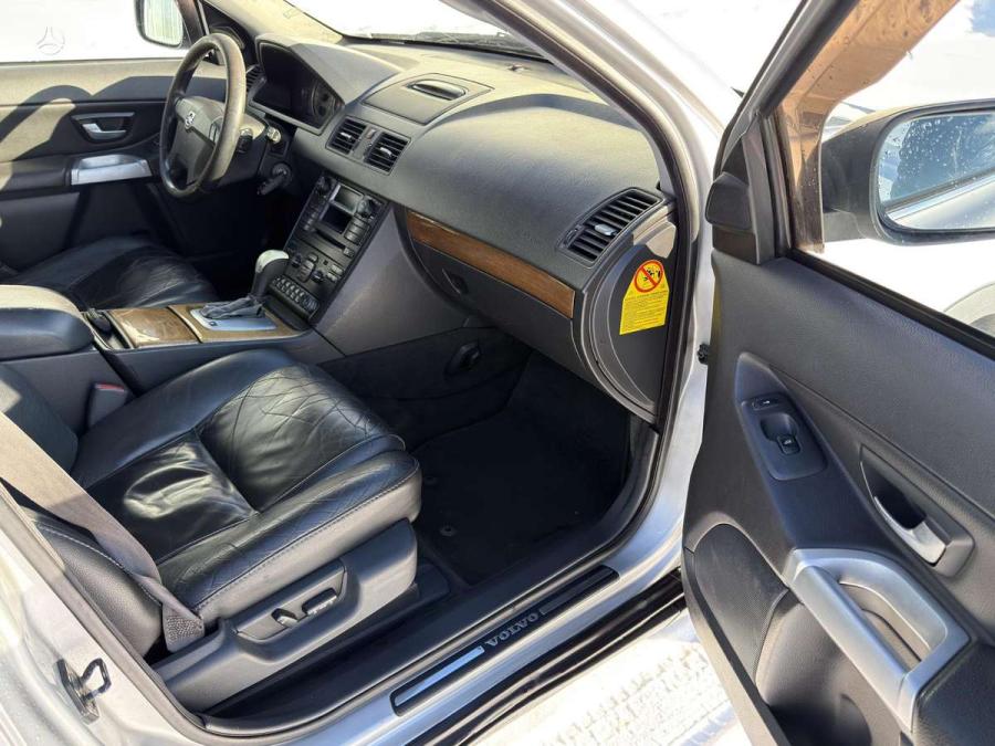 Pelēks Volvo XC90 2004 Viļņa, ar dzinēja tilpumu 2.40 L un nobraukumu 416 tūkst. km par 3450 €, foto 14 vietnē AUTOMOTO.COM.LV
