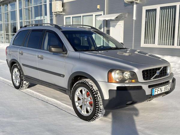 Grey Volvo XC90 2004 in Vilnius, with an engine capacity of 2.40 L and mileage of 416 thousand km for 3450 €, photo 8 on AUTOMOTO.COM.LV