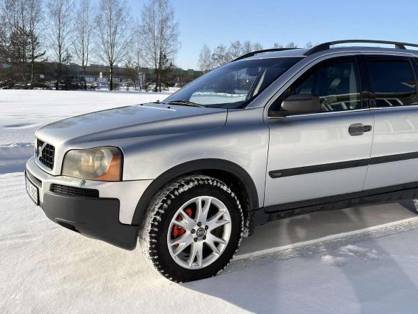 Grey Volvo XC90 2004 in Vilnius, with an engine capacity of 2.40 L and mileage of 416 thousand km for 3450 €, photo 10 on AUTOMOTO.COM.LV
