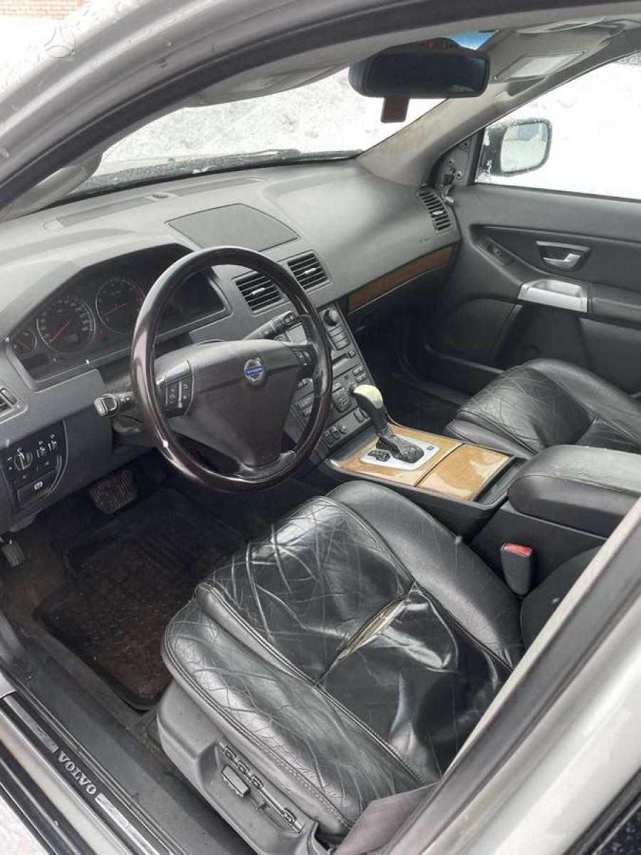 Pelēks Volvo XC90 2004 Jonava, ar dzinēja tilpumu 2.50 L un nobraukumu 360 tūkst. km par 2150 €, foto 7 vietnē AUTOMOTO.COM.LV